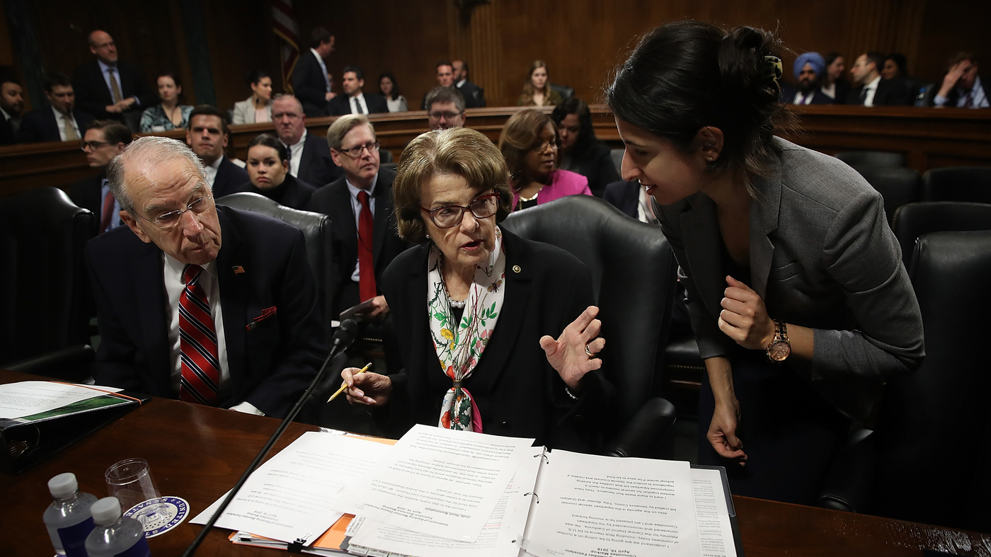 Senate Judiciary Approves Bill To Protect Special Counsel Robert ...