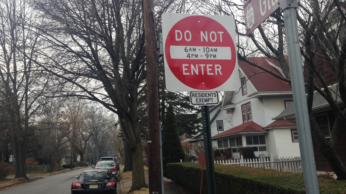 New Jersey Town Restricts Streets From Commuters To Stop Waze Traffic ...