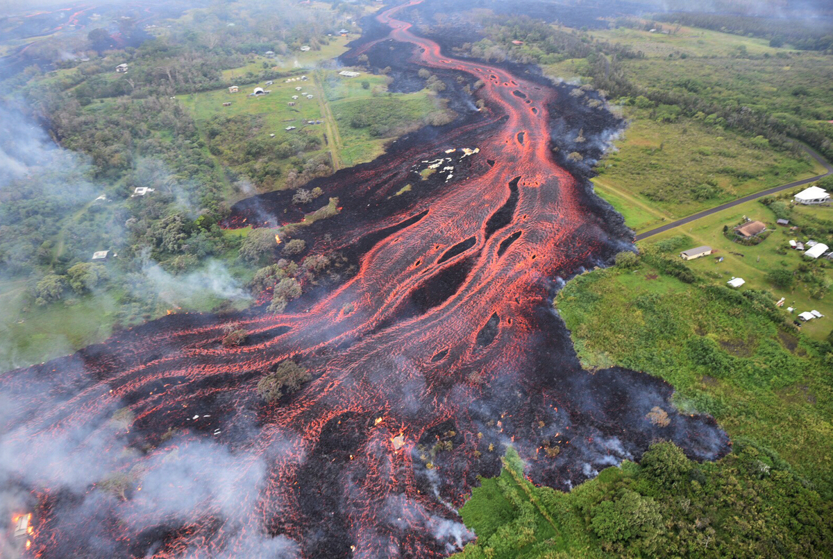 Hawaii Volcano's Lava Spews 'Laze' Of Toxic Gas And Glass Into The Air ...