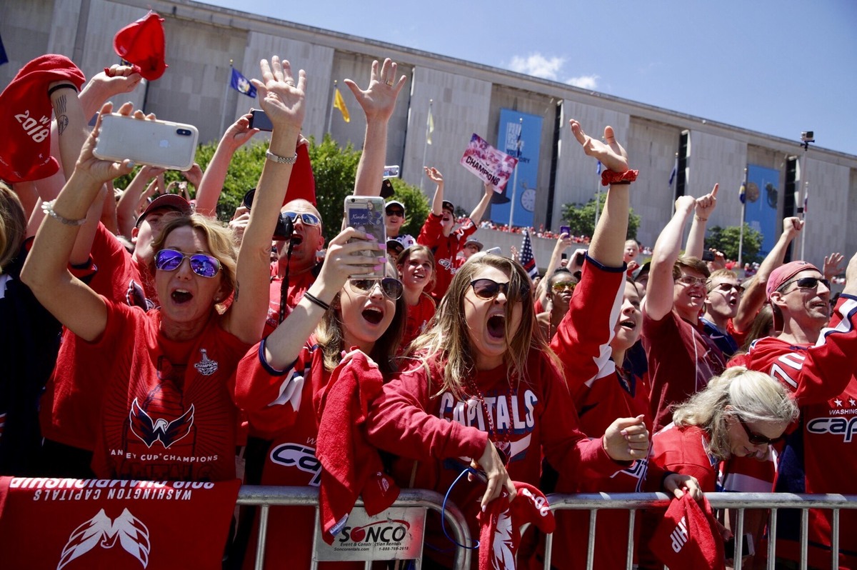 Washington Capitals Fans Fill The Streets With Red To Celebrate Stanley ...