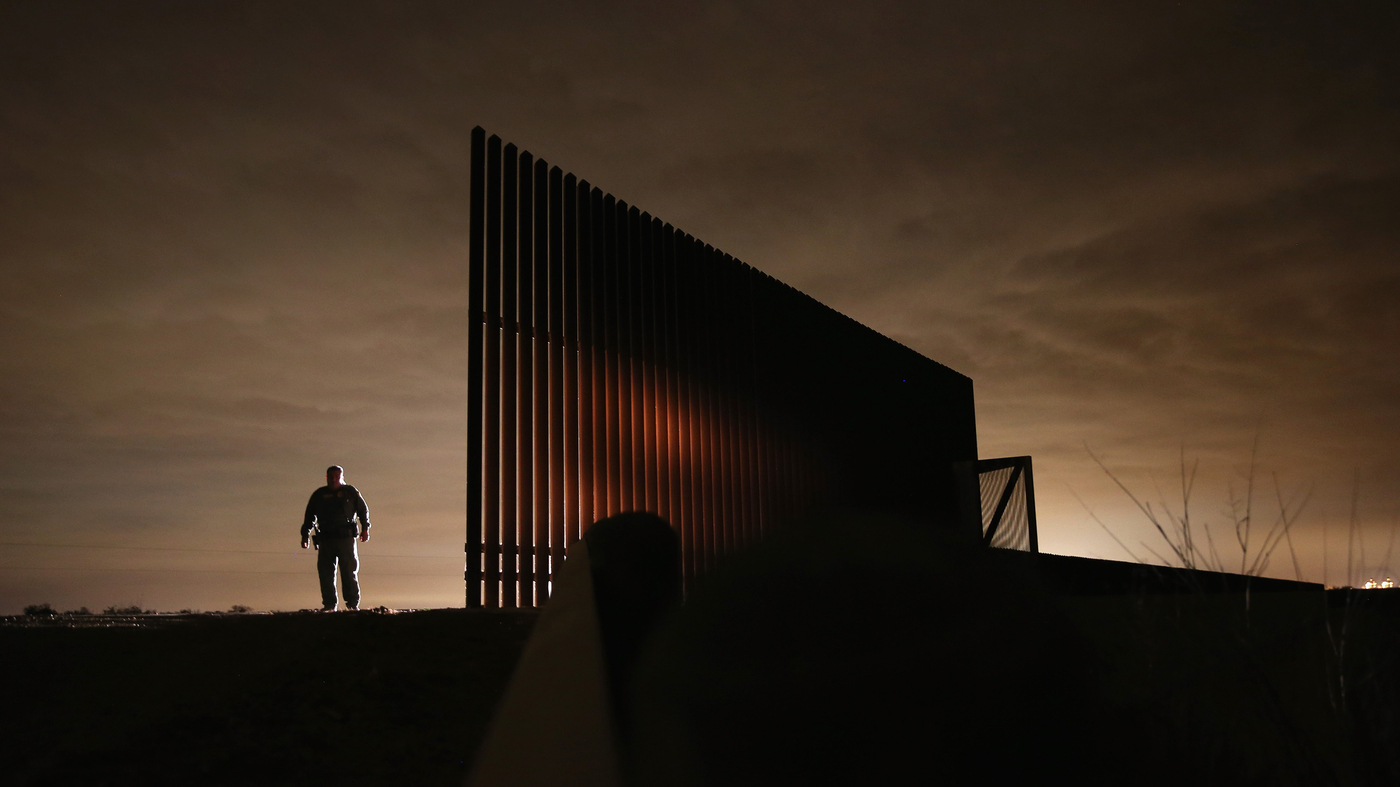 Photographer John Moore On His Photo Of A Crying Toddler At The Border ...