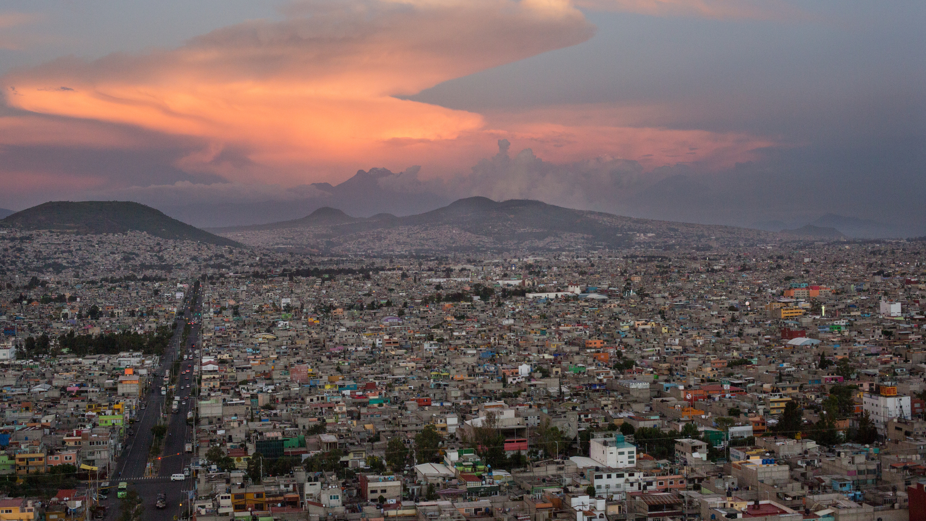 Working The Night Shift For Mexico City's Bloody Crime Tabloids : NPR