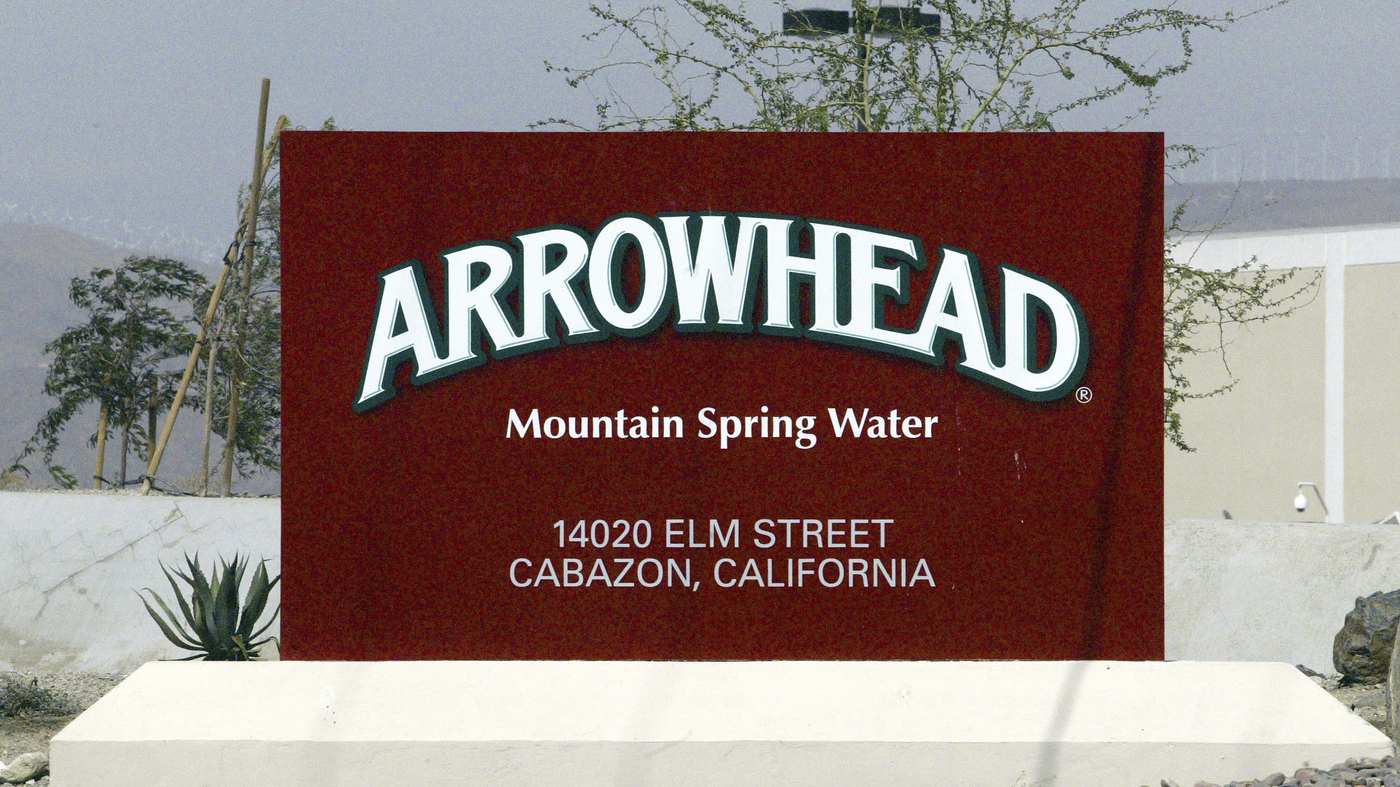 Arrowhead Water Logo