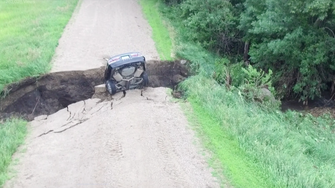 Minnesota Teen Drives Straight Into Gaping Chasm In The Ground ...