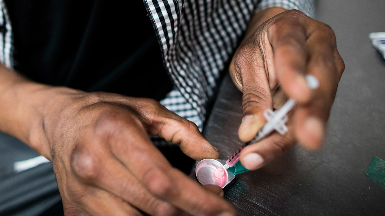 Drug Users Watch Each Other's Backs At Vancouver's Supervised Injection ...
