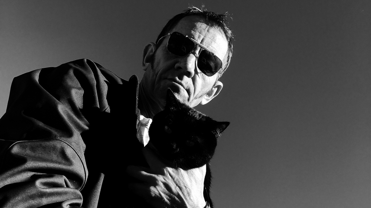 Roy Montgomery's Divine Distortion Makes 'Landfall' With Grouper's Liz ...