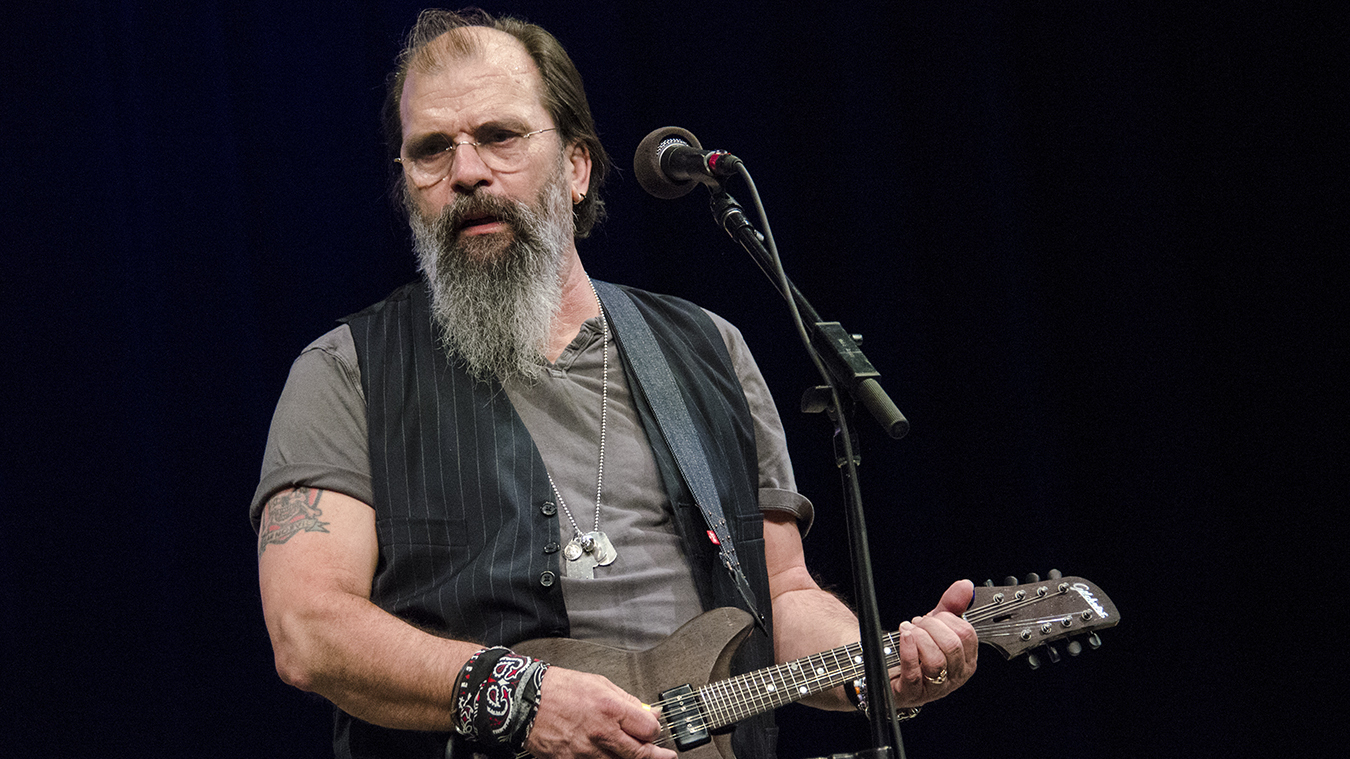Steve Earle & The Dukes On Mountain Stage : NPR