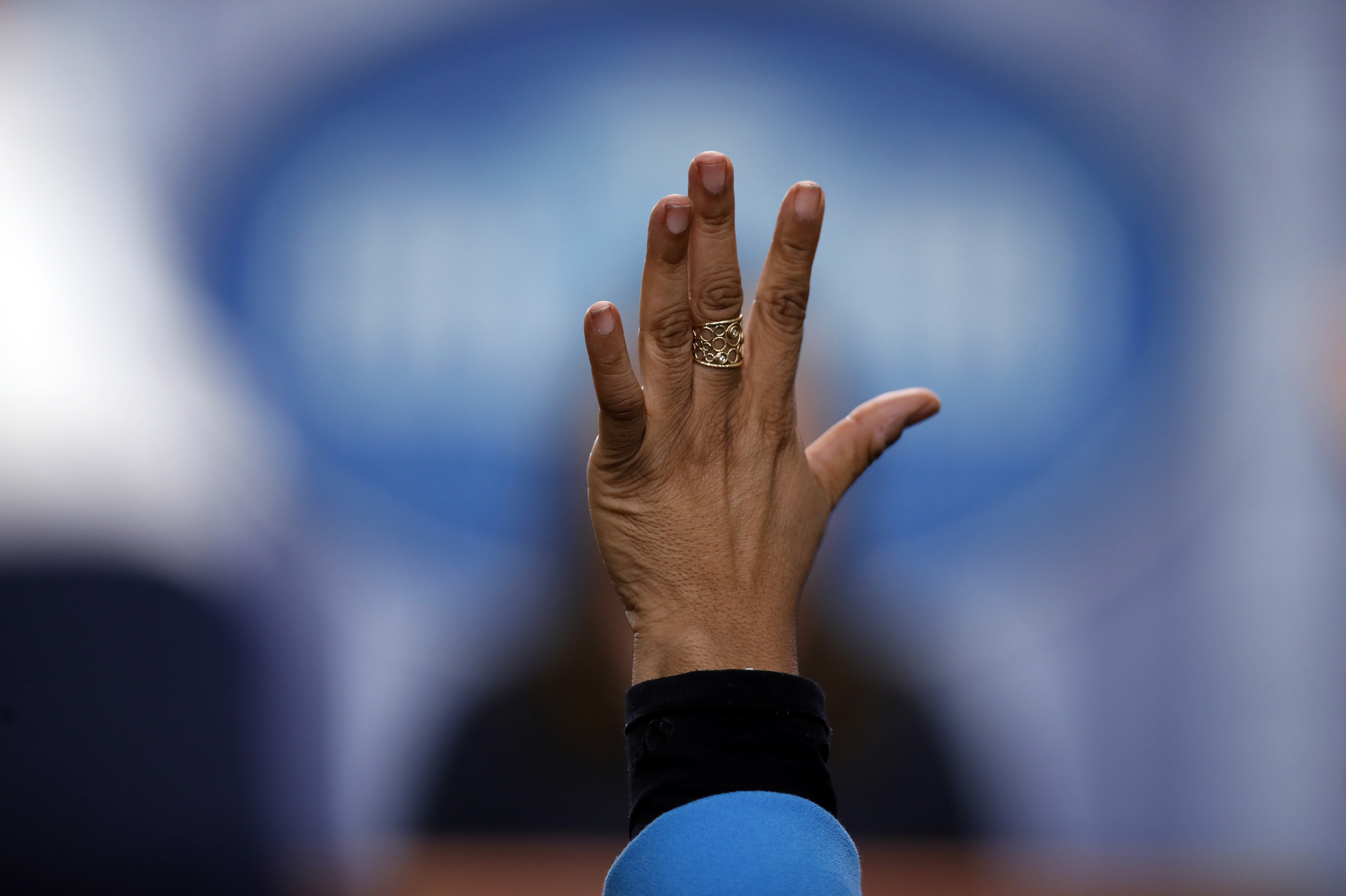 Shaq Hand Size