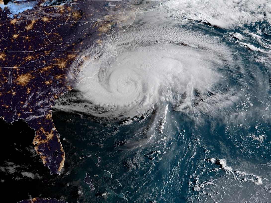 Florence Making Landfall On Carolina Coast, Bringing Storm Surge, Heavy ...