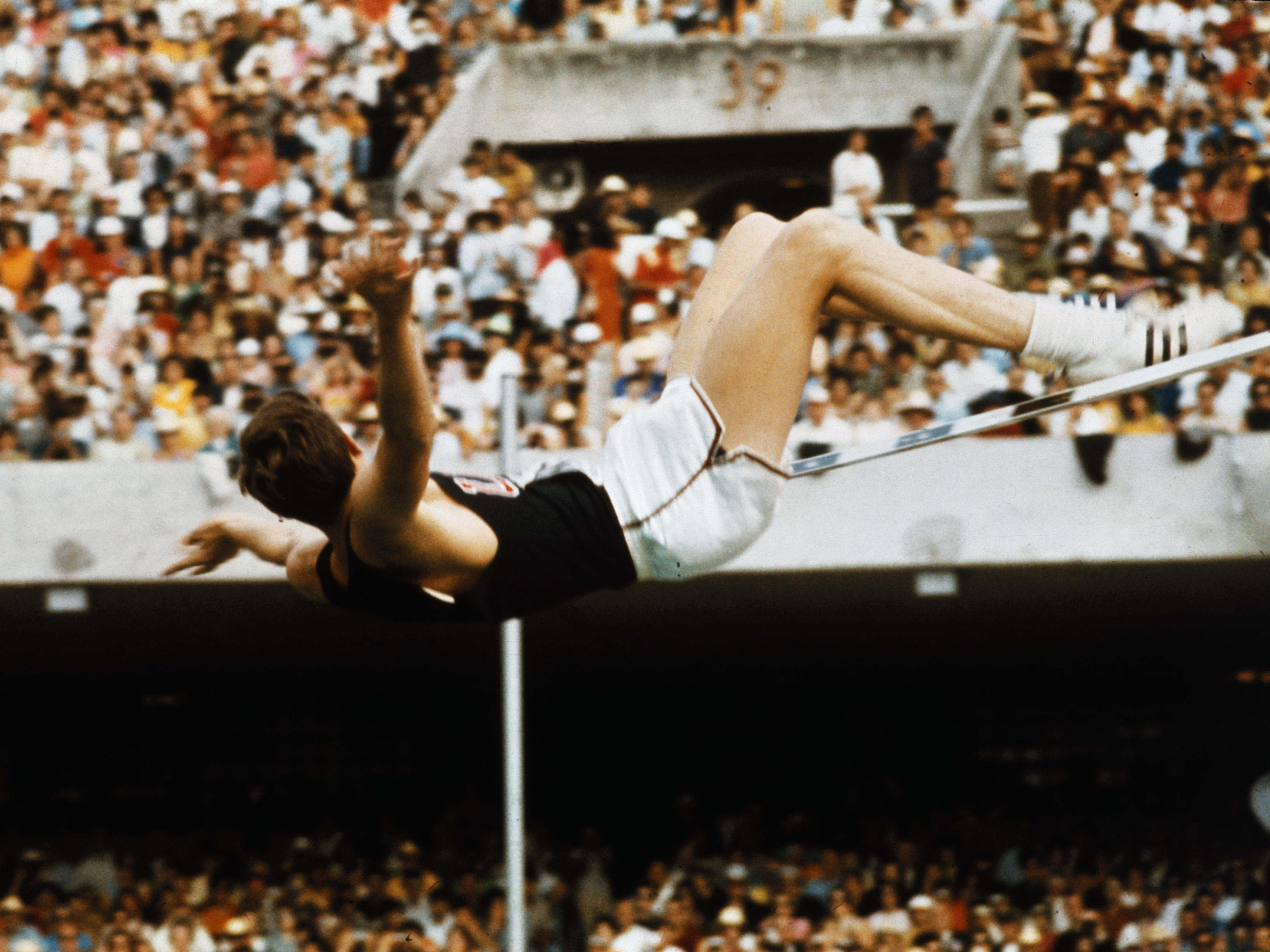 High jumper Dick Fosbury, who revolutionized the sport, with his 'flop ...