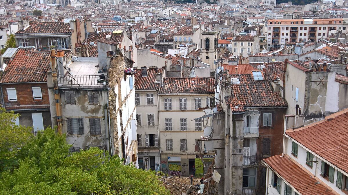 6 Bodies Found After Apartment Buildings Collapse In Marseille, France ...