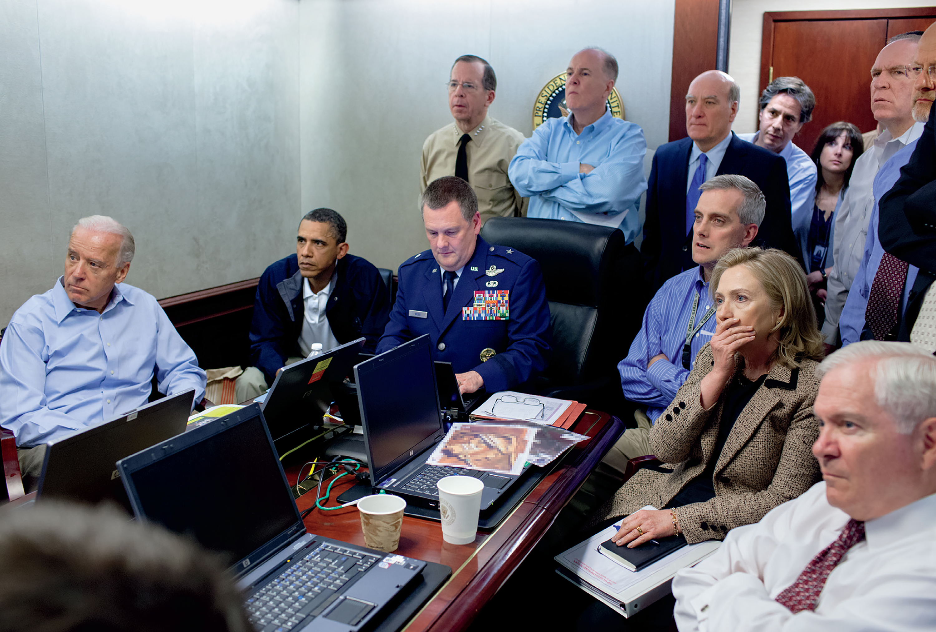 Obama Photographer Uses 'Shade' To Contrast Presidents, Political ...