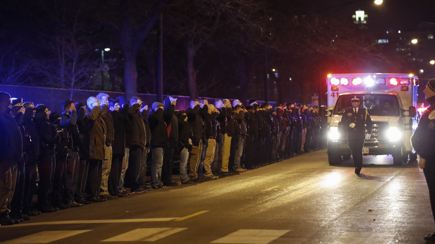 4 Dead Including Officer, Gunman After Shooting At Chicago Hospital : NPR