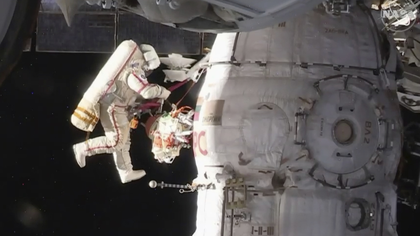 VIDEO: Cosmonauts Slice Spacecraft For Clues To Cause Of Mysterious ...