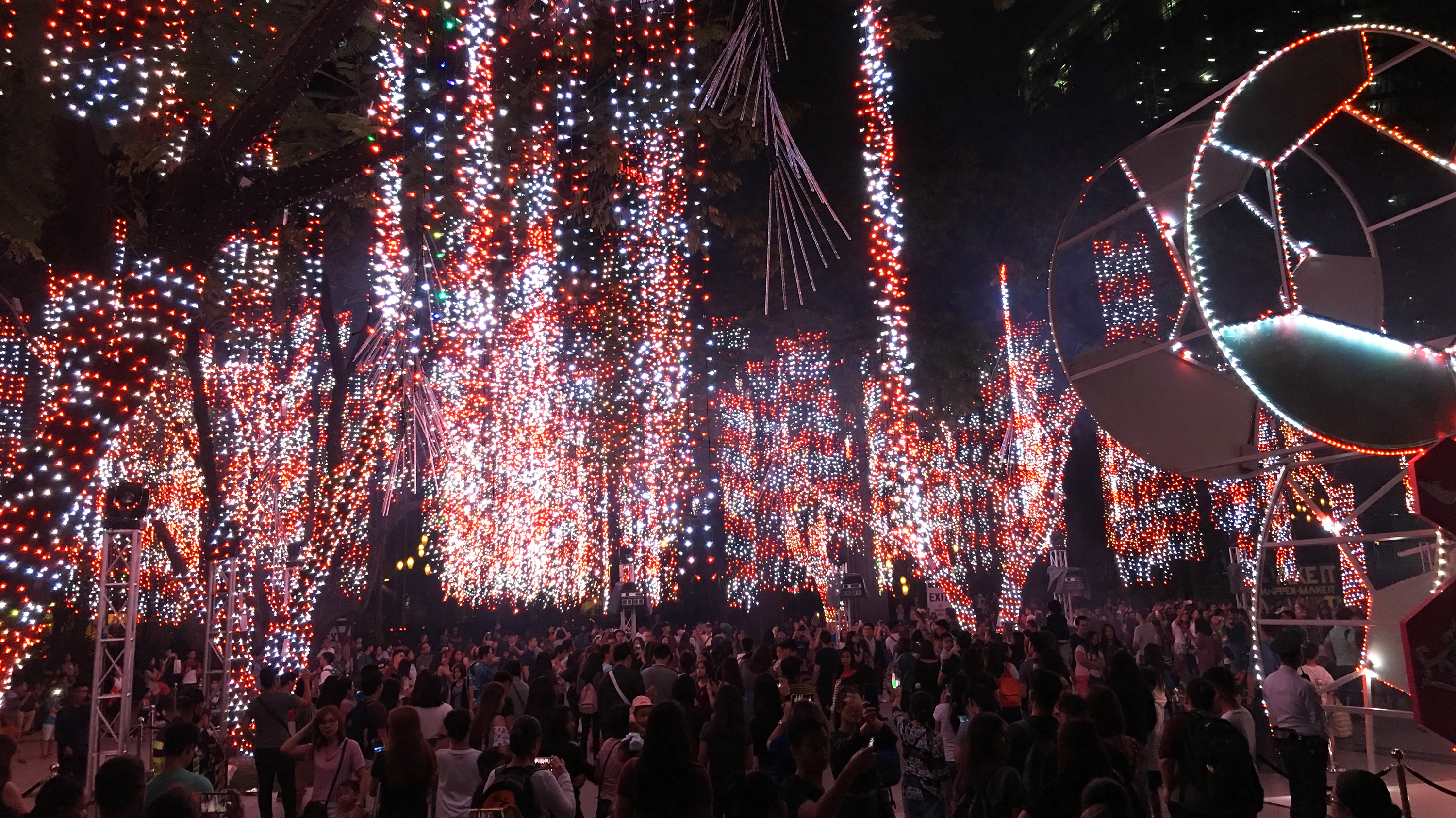 Love The Holidays? The Philippines Celebrates 4 Months Of Christmas ...