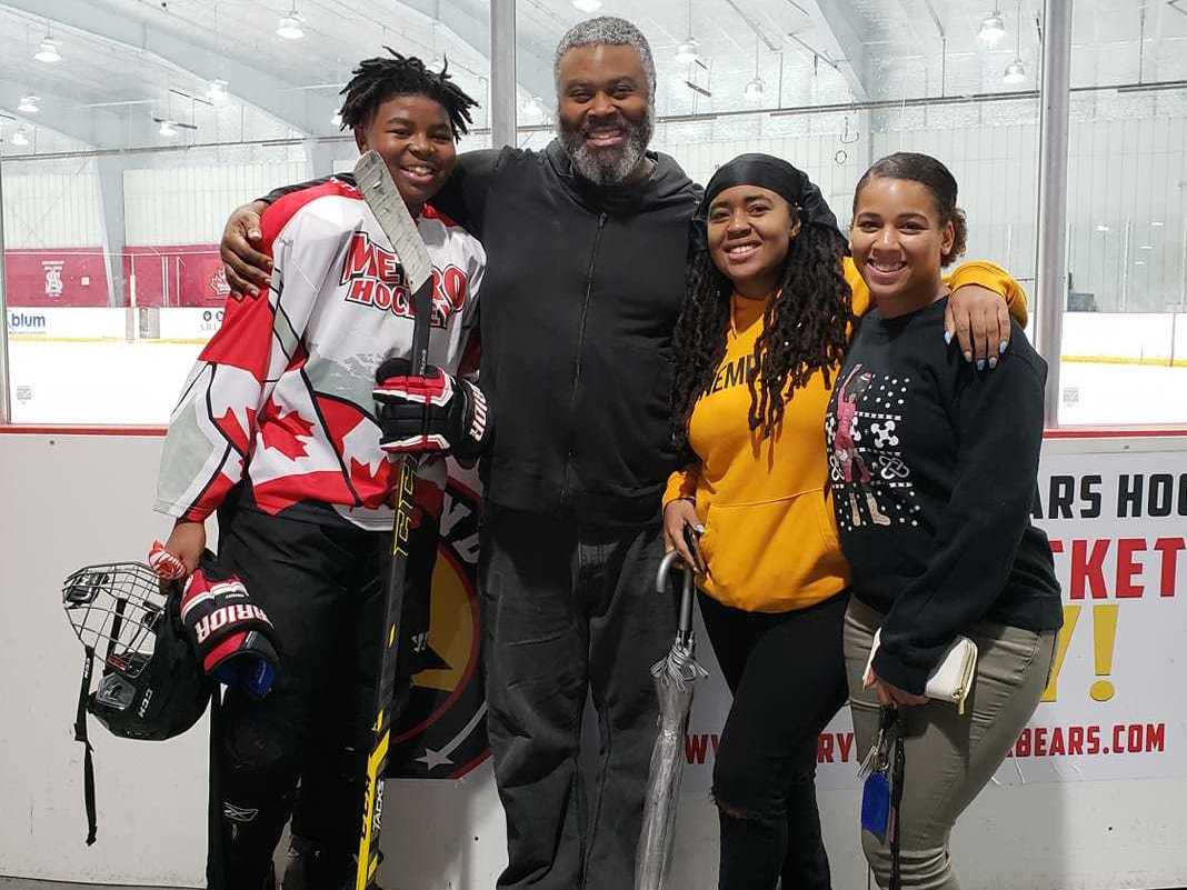 Team Rallies Around Black Hockey Player After He Receives Racist Taunts ...