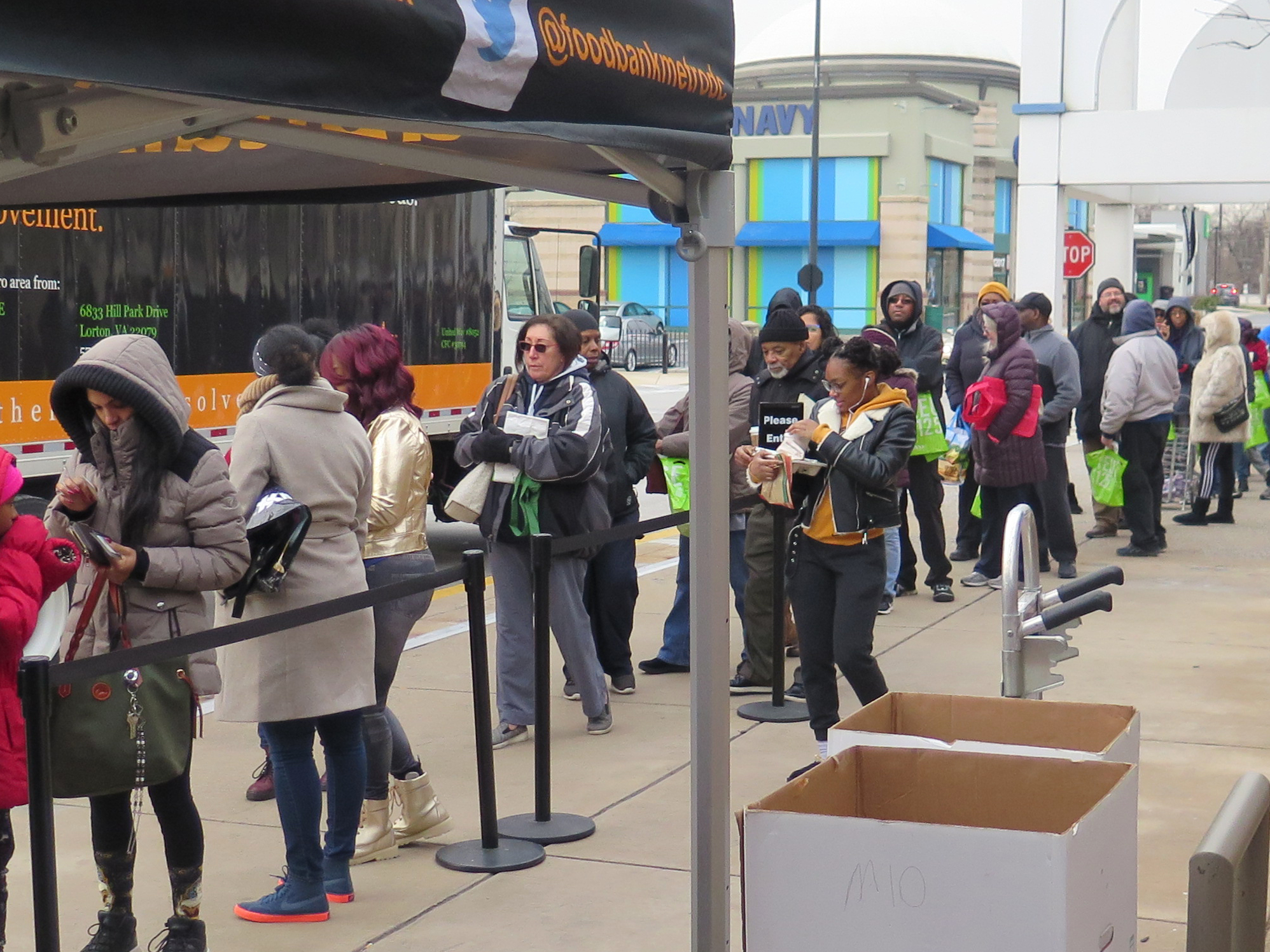 As Shutdown Continues, Thousands Of Federal Workers Visit D.C.-Area Pop ...