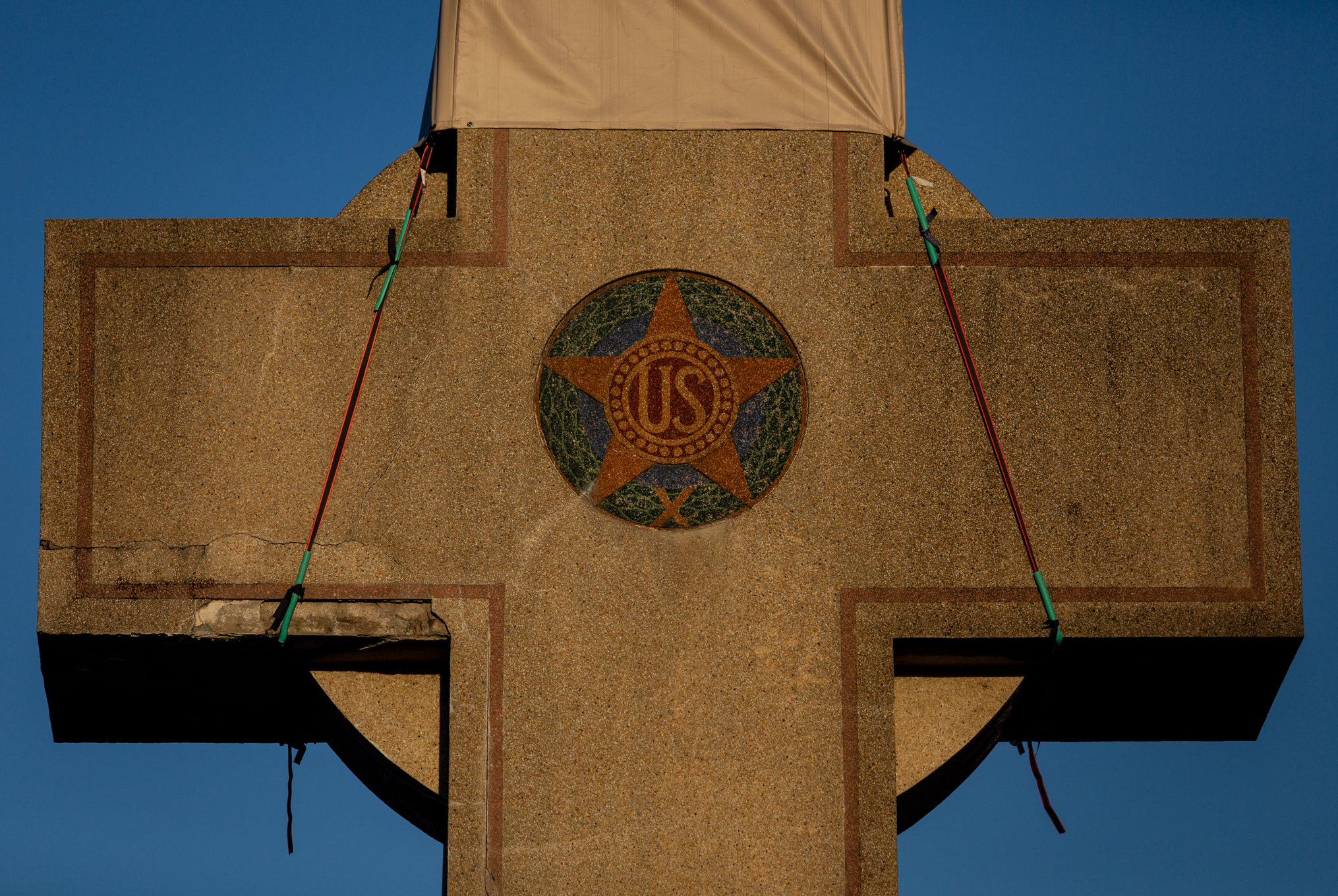 Supreme Court Appears Ready To Let Cross Stand But Struggles With ...