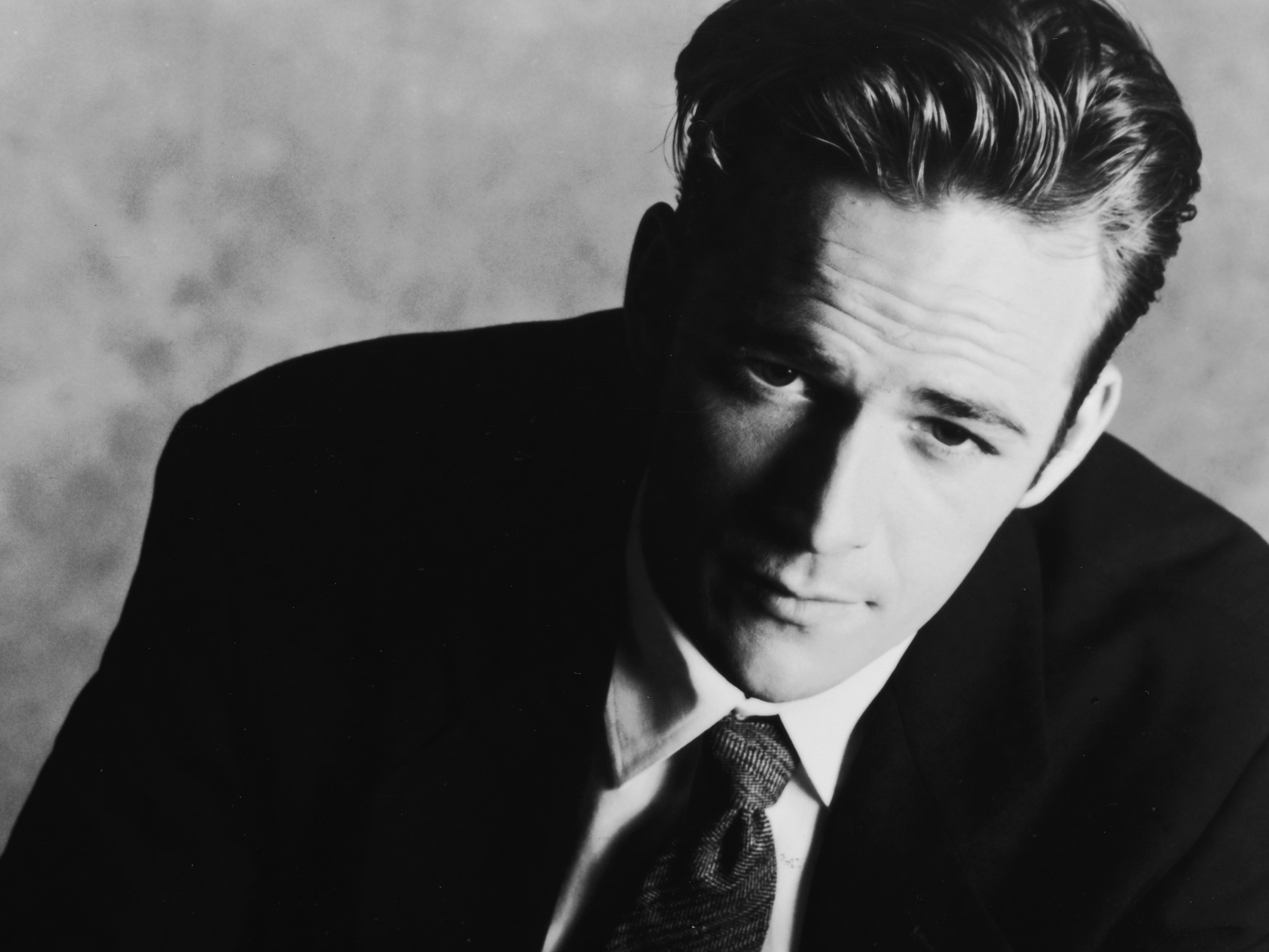 Remembering Luke Perry, Who Made An Unreal Fantasy Boyfriend Real ...