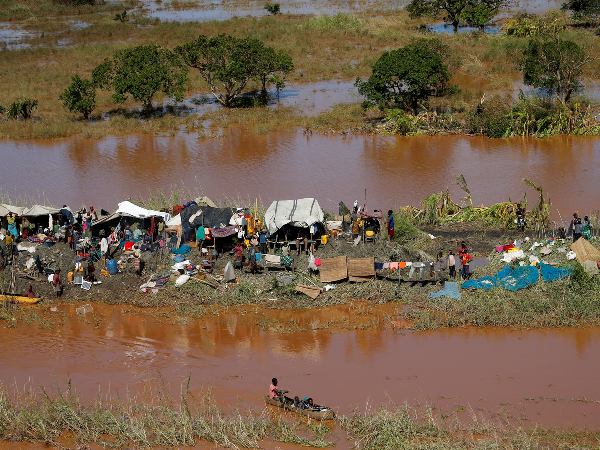 Death Toll Rises From Cyclone Idai As Rescuers Struggle To Reach Those ...