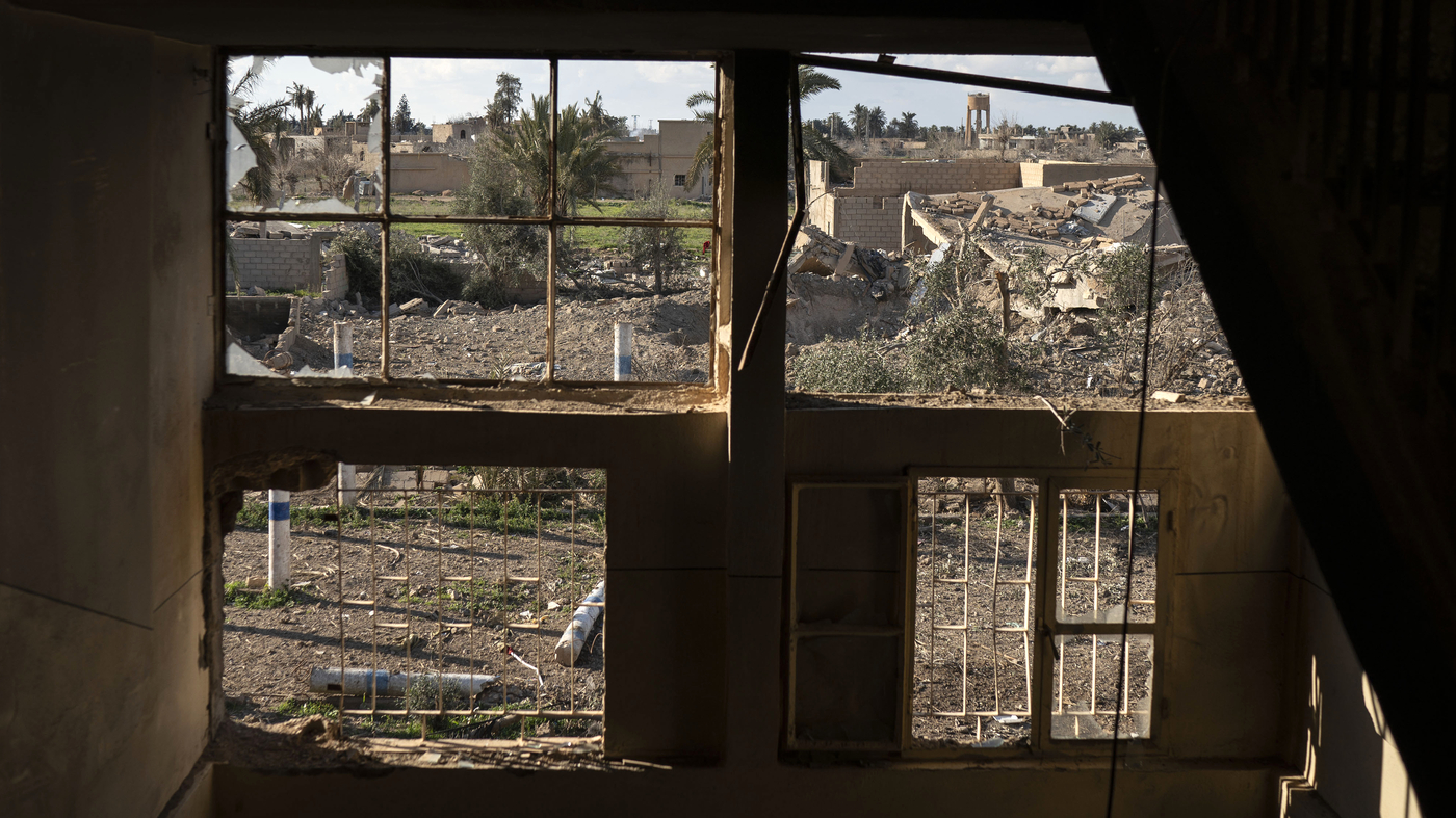 With The Collapse Of The ISIS 'Caliphate,' A Camera Lens Lingers On ...