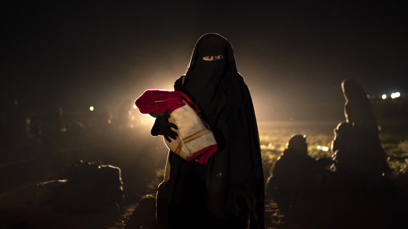 With The Collapse Of The ISIS 'Caliphate,' A Camera Lens Lingers On ...