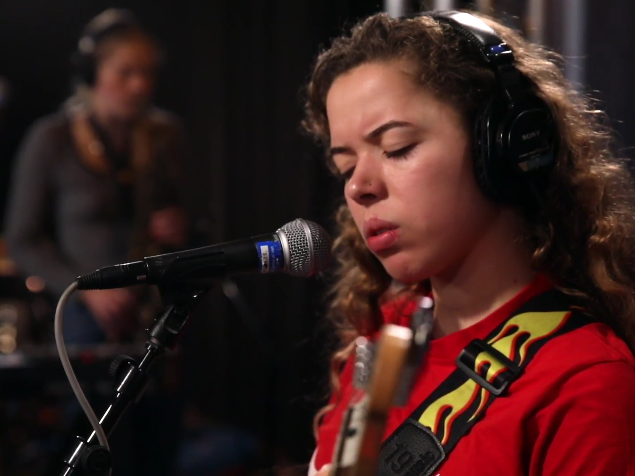 Nilüfer Yanya Shows Off Catchy Melodies And A Stunning Voice | NCPR News
