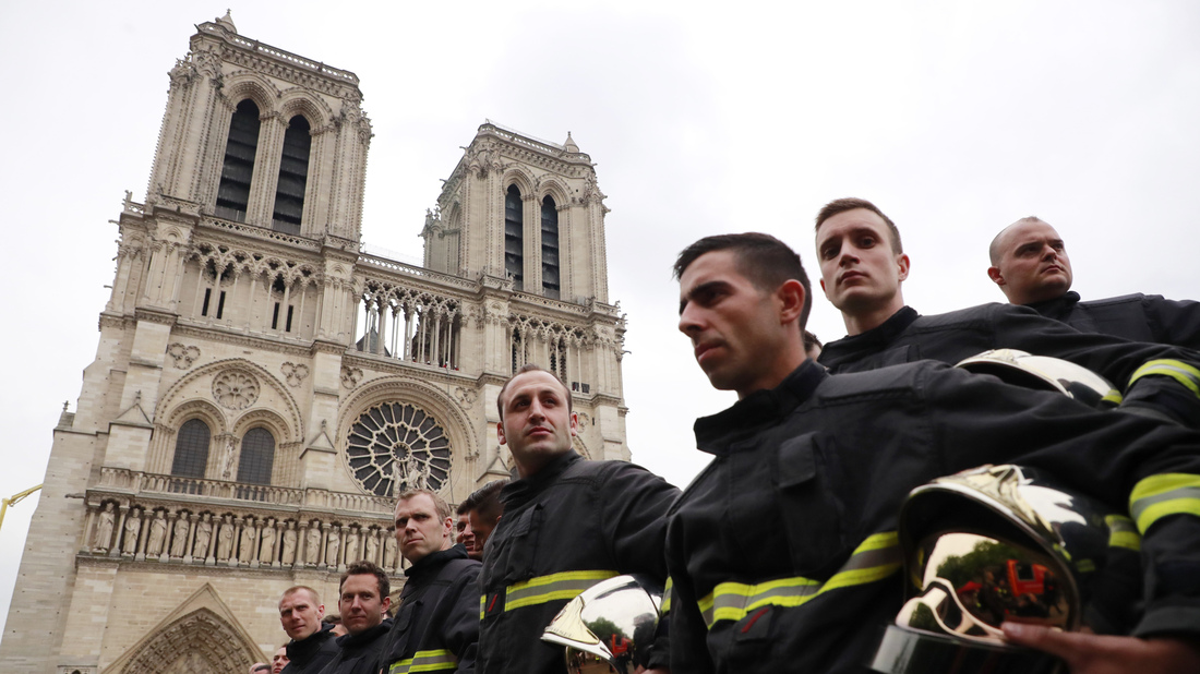 Opinion: Amid Devastation, Paris Firefighters' Bravery Is An ...