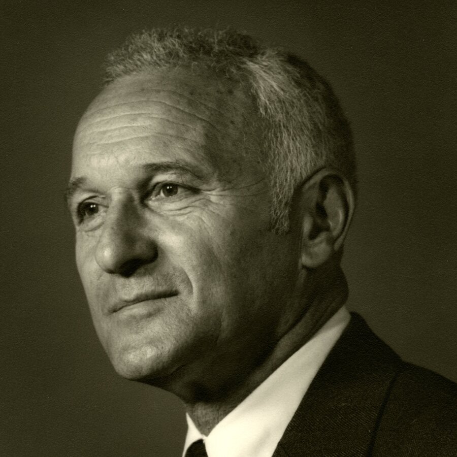 The CIA's Secret Quest For Mind Control: Torture, LSD And A 'Poisoner ...