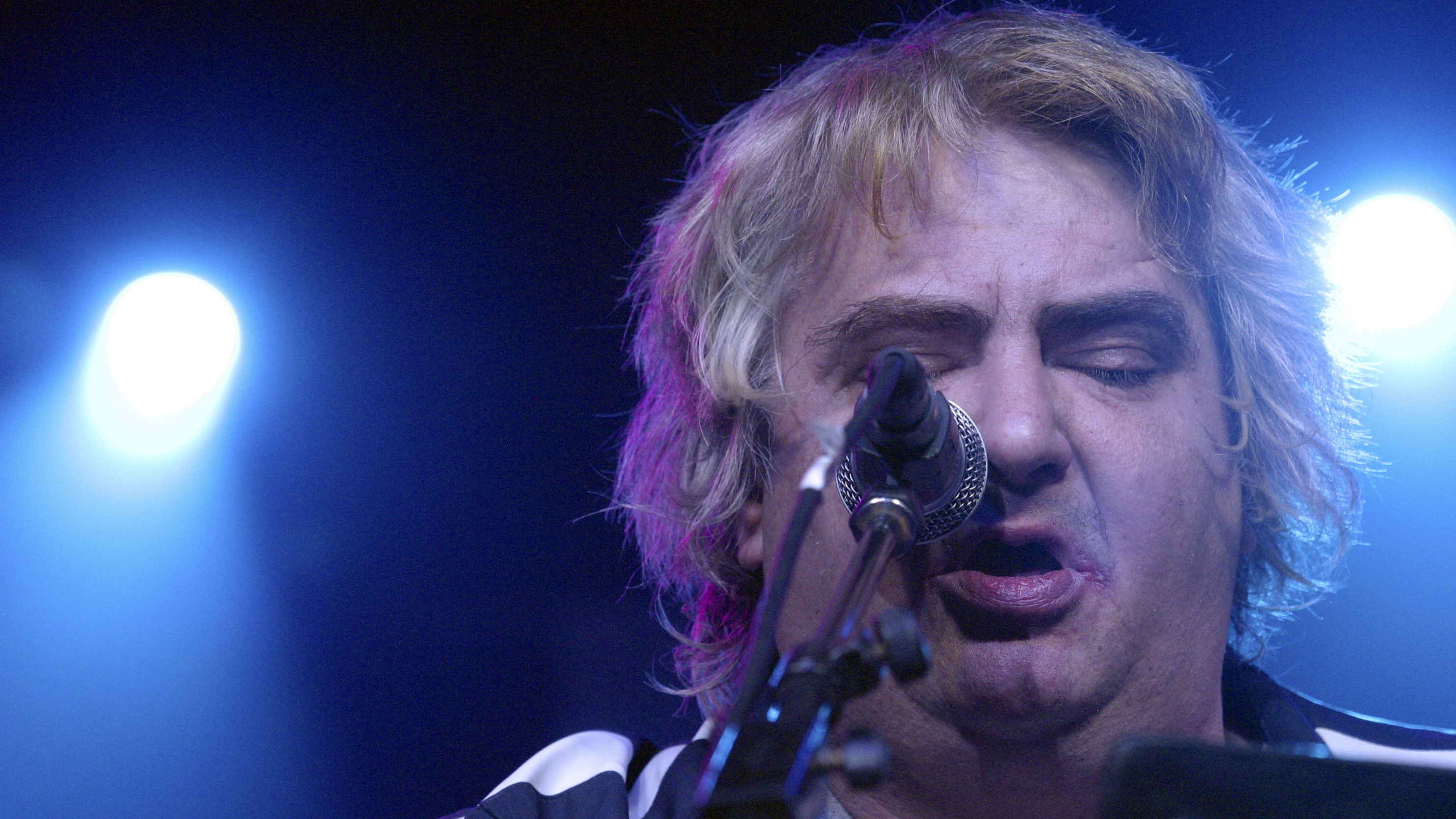 Daniel Johnston, Acclaimed Singer-Songwriter, Dies At 58 : NPR