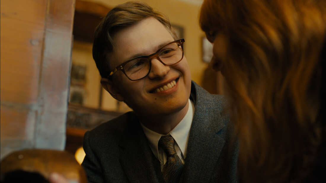 'The Goldfinch' Turns A Long Book Into An Overstuffed Movie : Pop ...