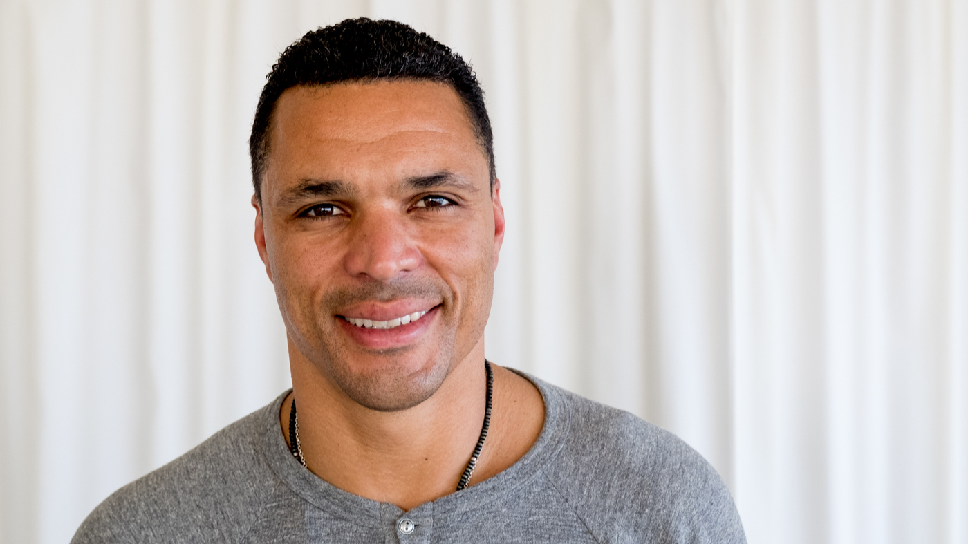 NFL Hall of Fame Tight End Tony Gonzalez on his new podcast, "Wide Open ...