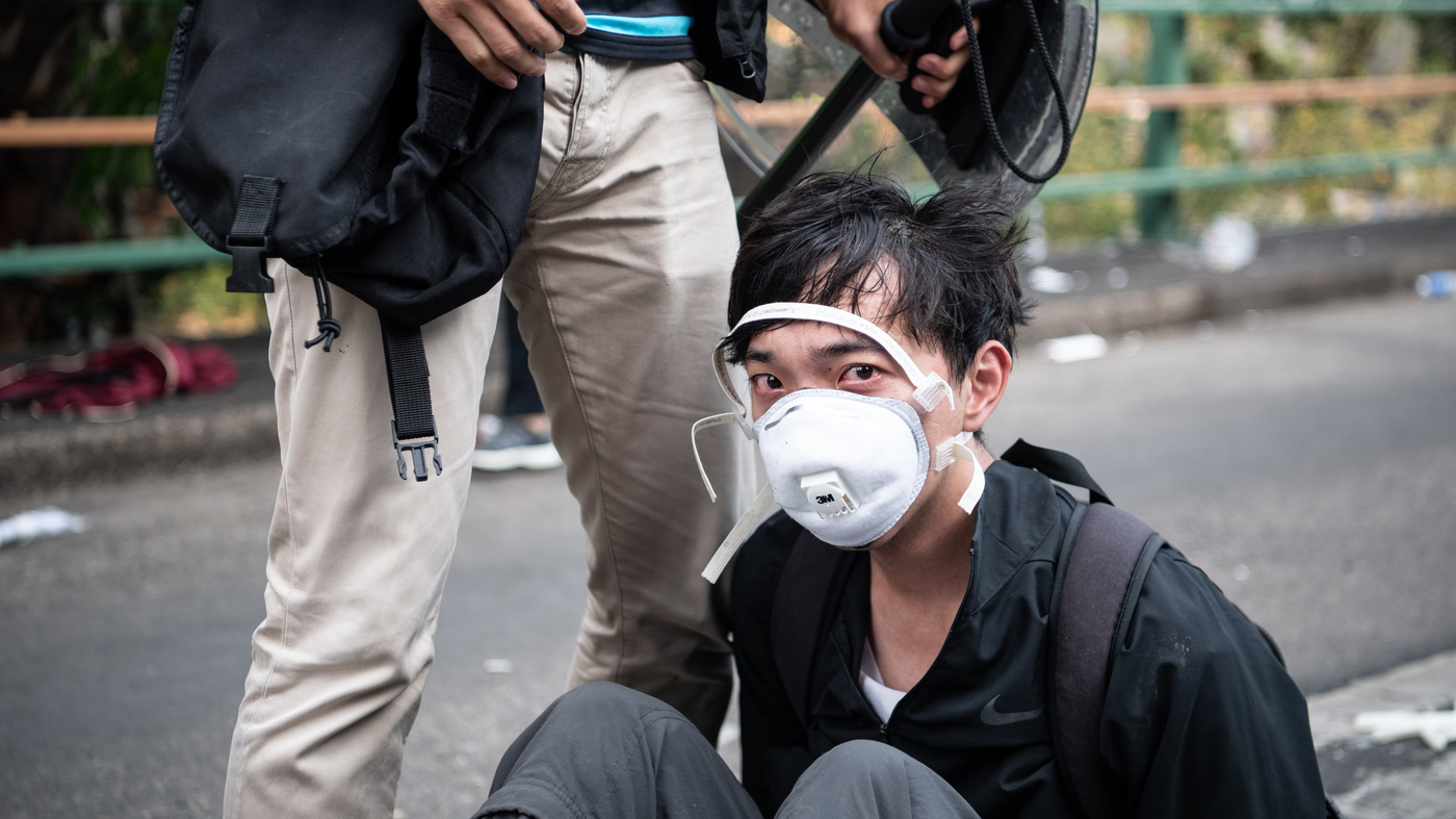 Hong Kong Protesters In Tense Standoff With Police At Polytechnic ...