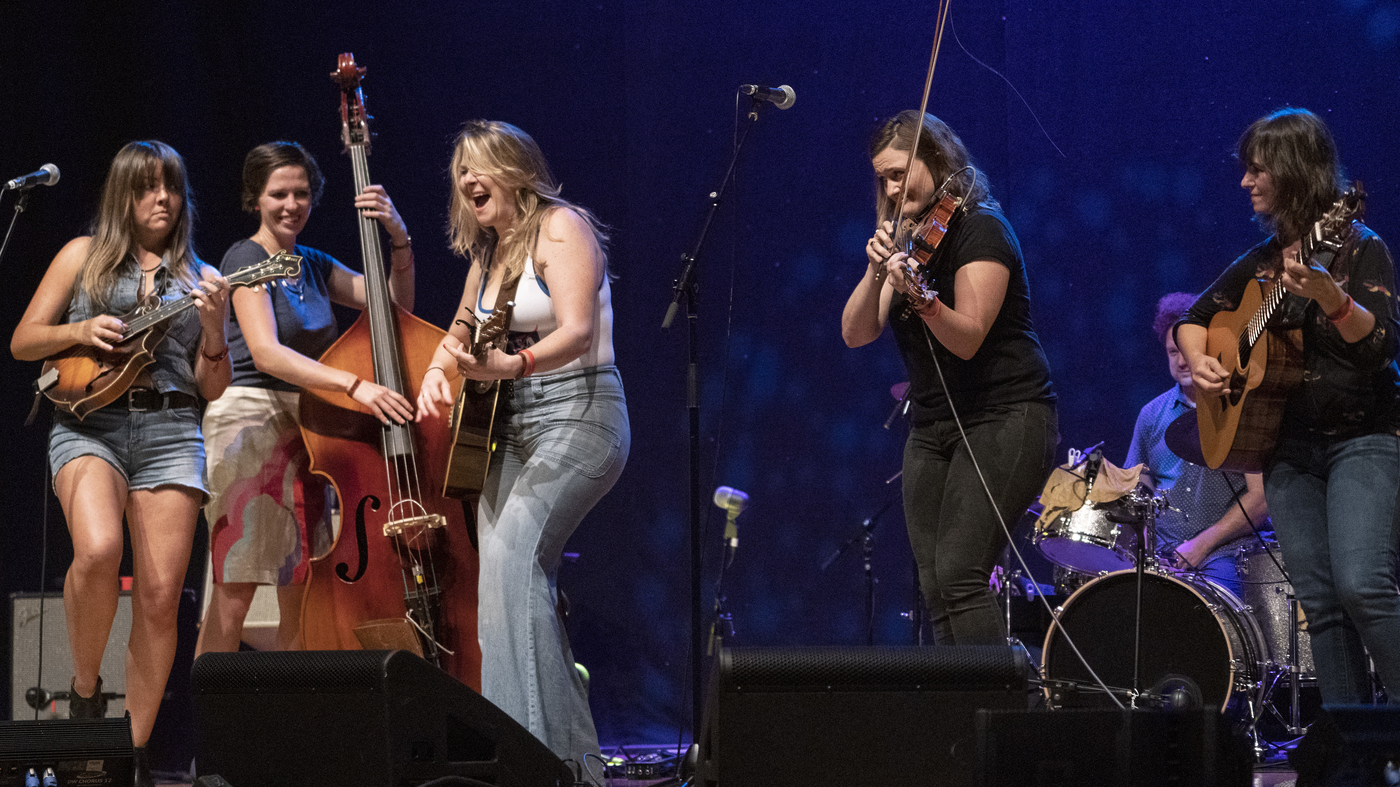 Della Mae Perform Live From Americana Music Festival 2019 : World Cafe ...