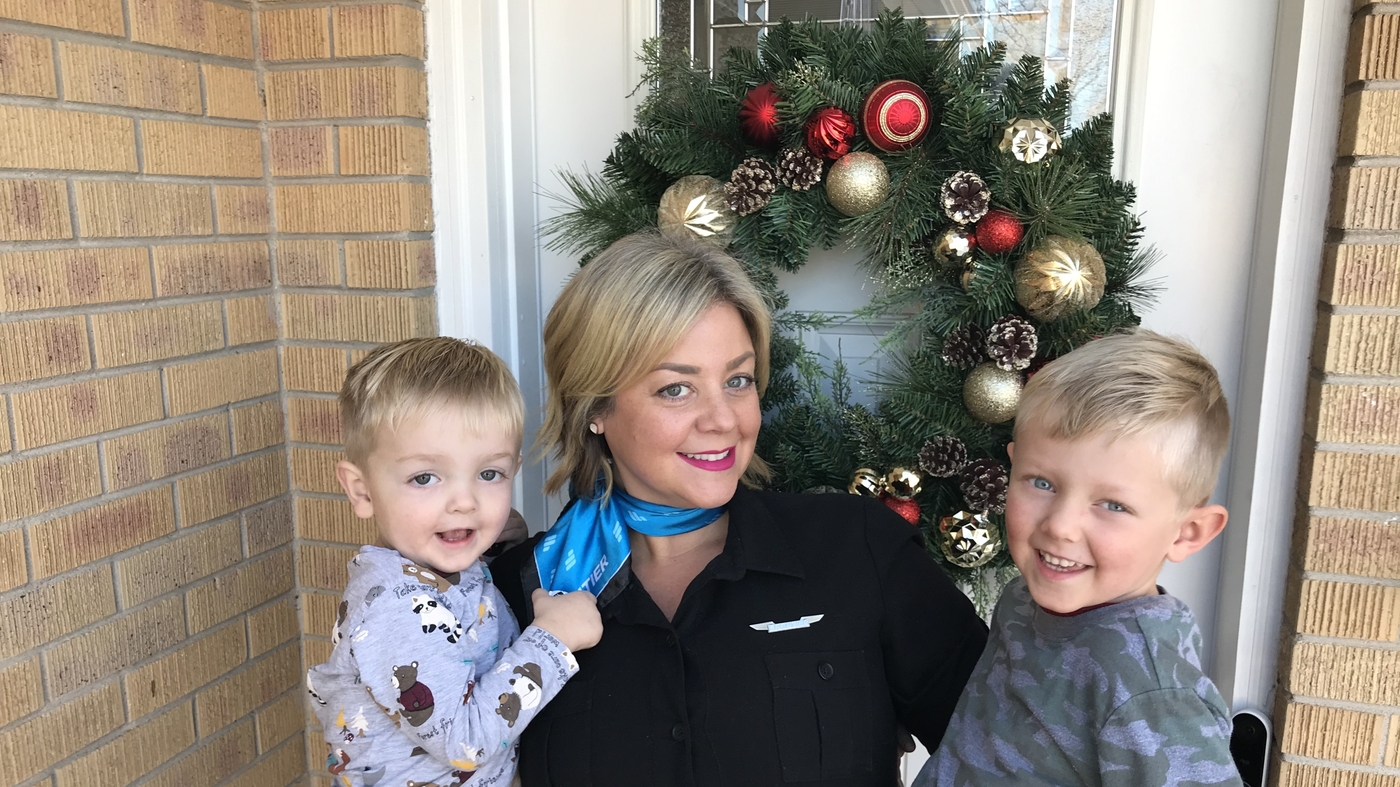 Frontier Employees Sue Airline For Pregnancy, Breastfeeding ...