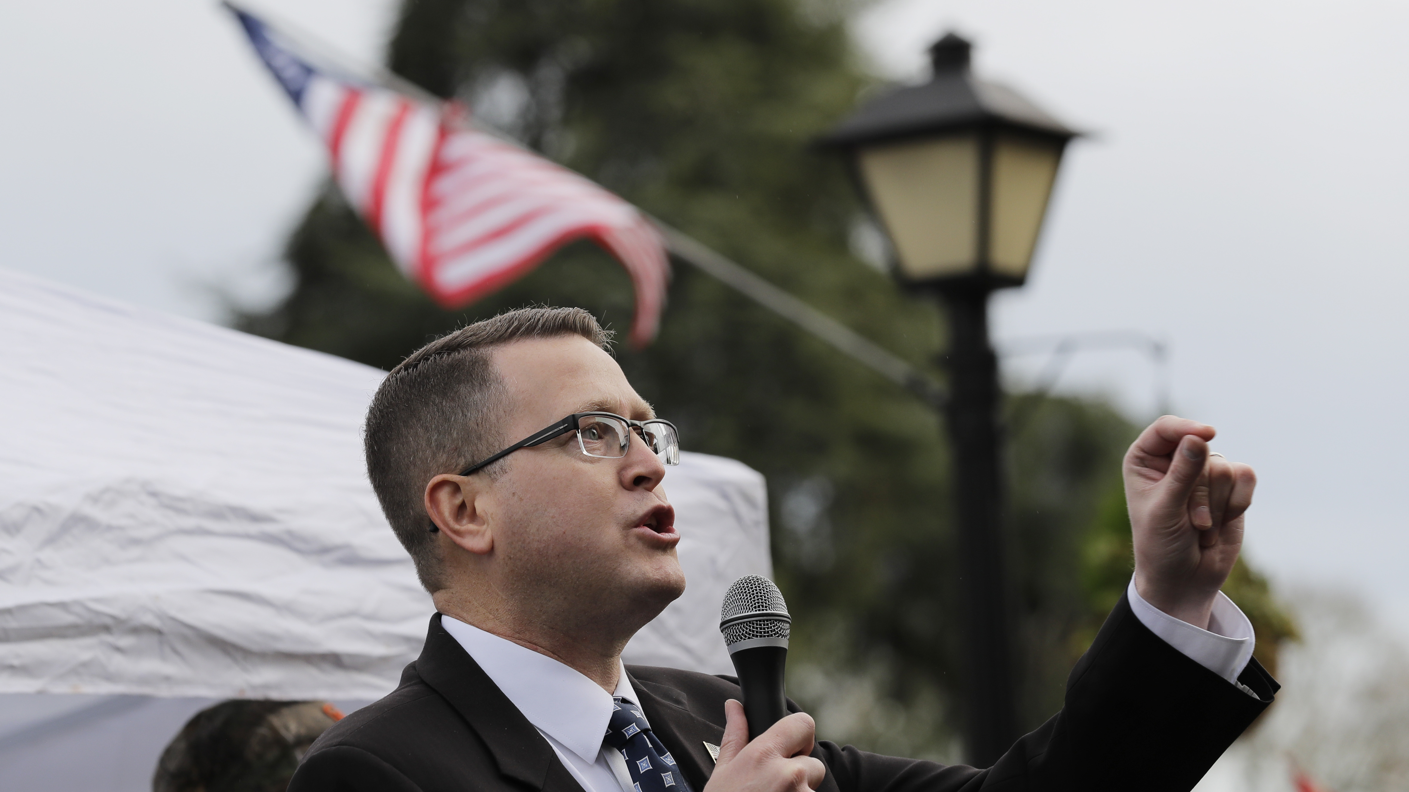 Washington Legislator Matt Shea Accused Of 'Domestic Terrorism,' Report ...