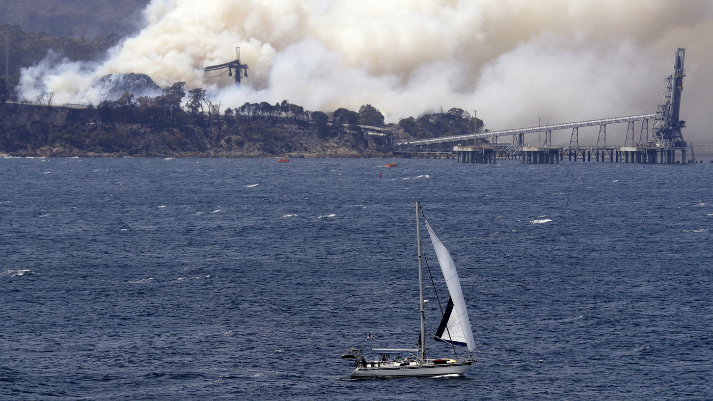 Enormous 'Megafire' In Australia Engulfs 1.5 Million Acres : NPR