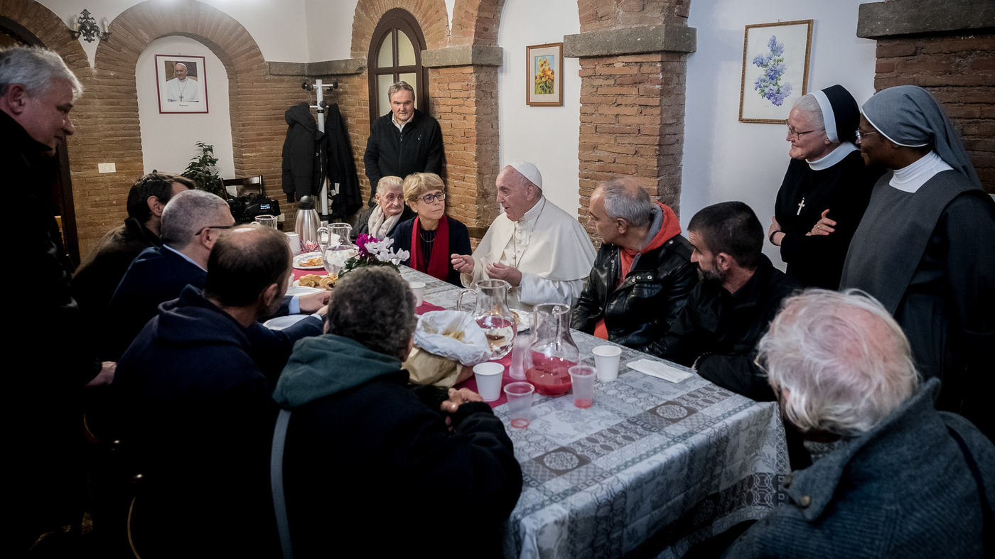 Pope Francis Turned A Vatican Palazzo Into 'Palace Of The Poor' For ...