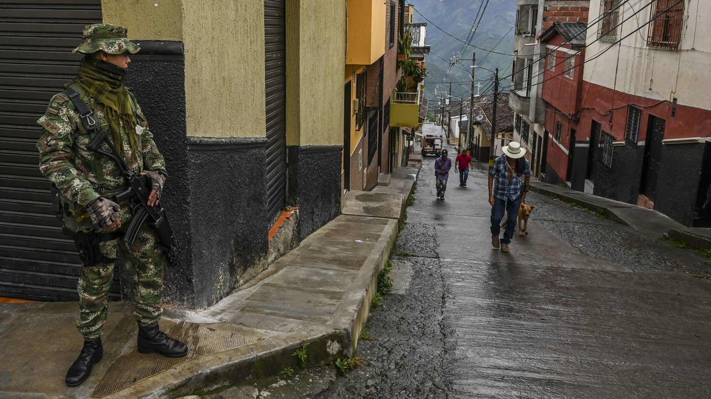 In Colombia, Ex-FARC Rebels And War Victims Work Together At New Radio ...