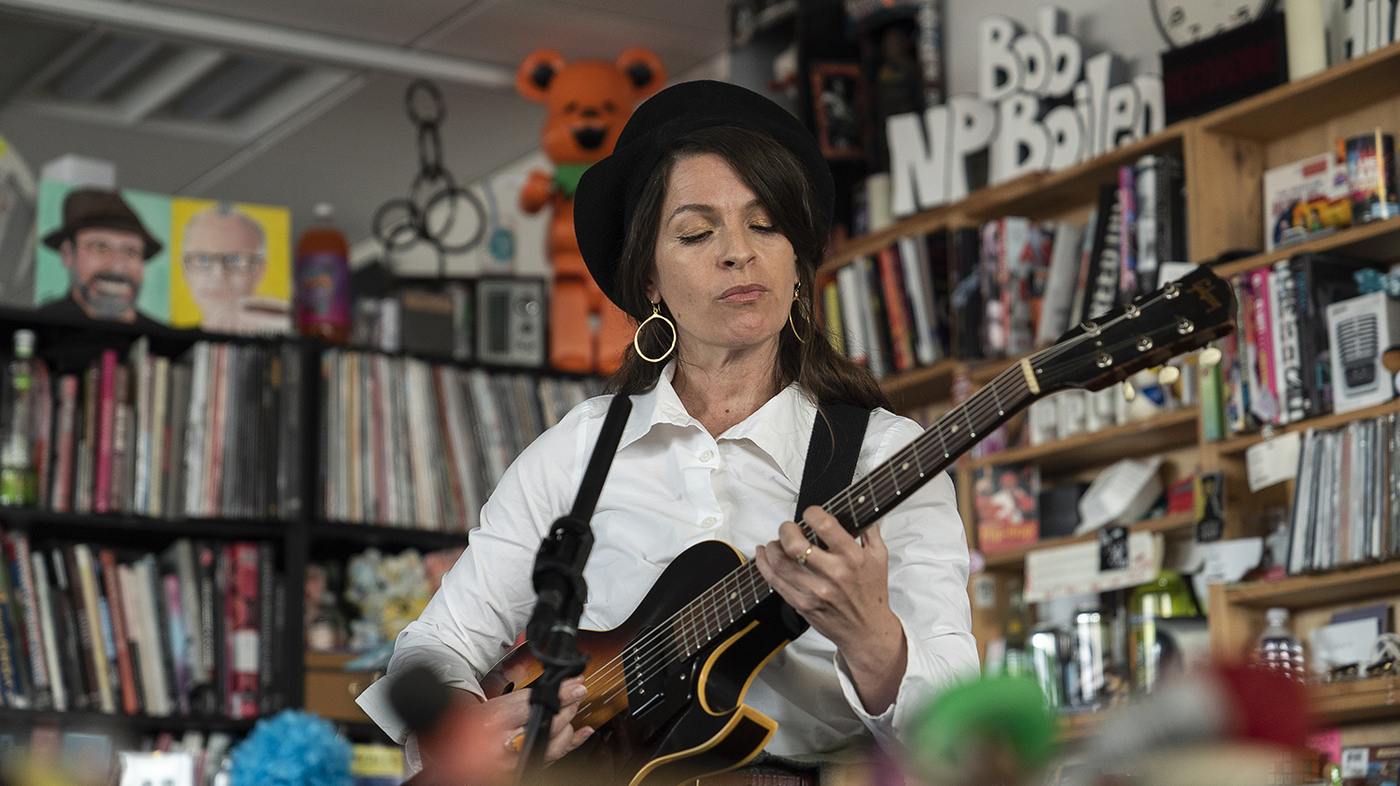 Jesca Hoop: Tiny Desk Concert : NPR