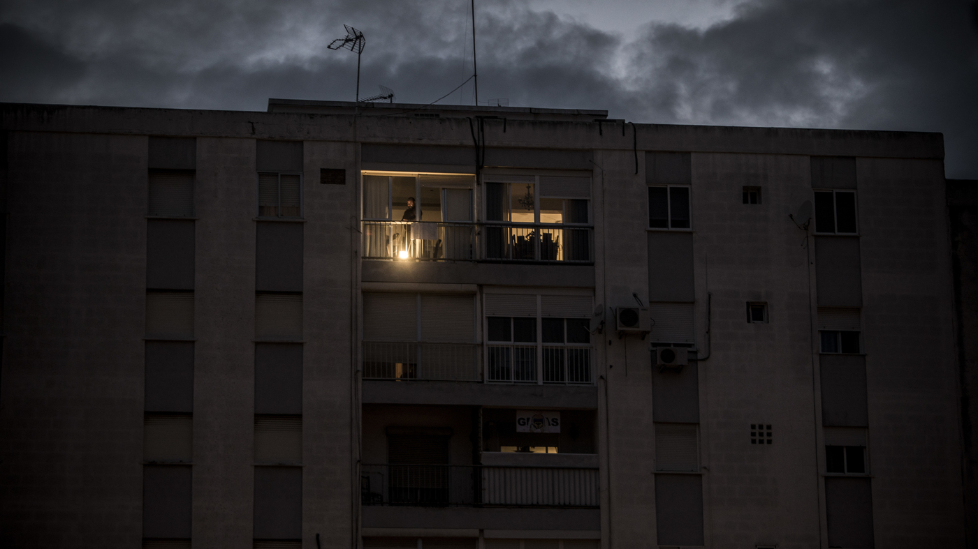 Spanish Photographers Portray Their Country Under Coronavirus : The ...