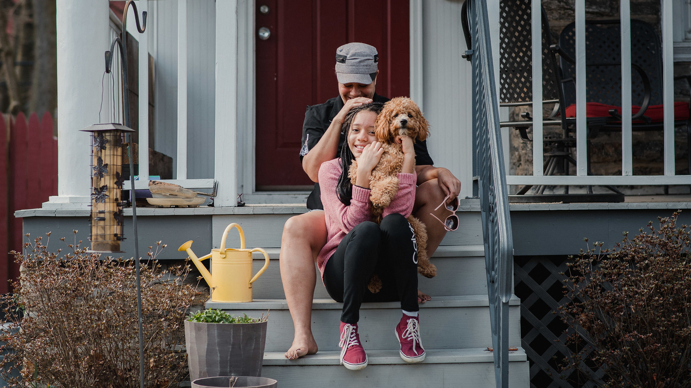 Life At Home During The Pandemic: Families Weather Uncertain Times ...