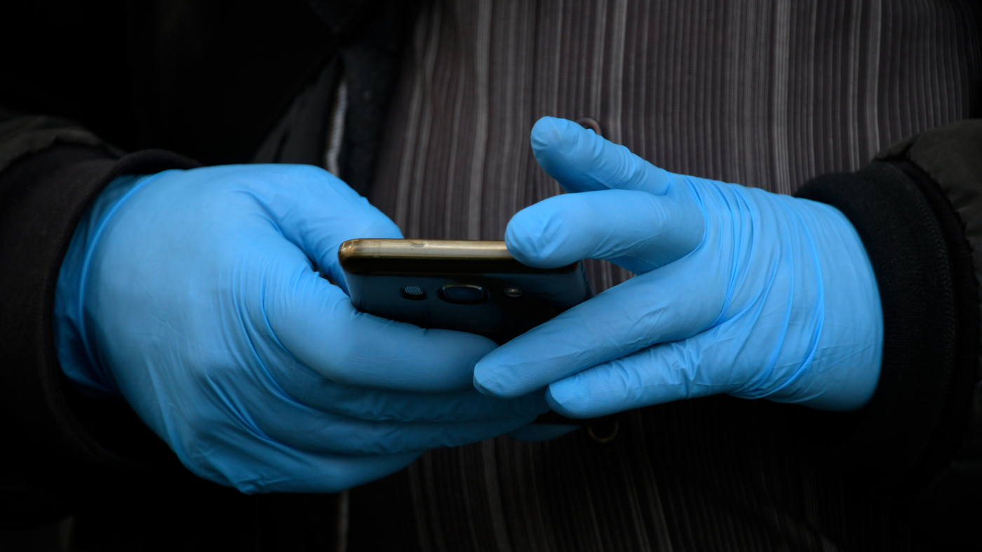 Apple And Google Are Building A COVID-19 Tracking System : Coronavirus ...