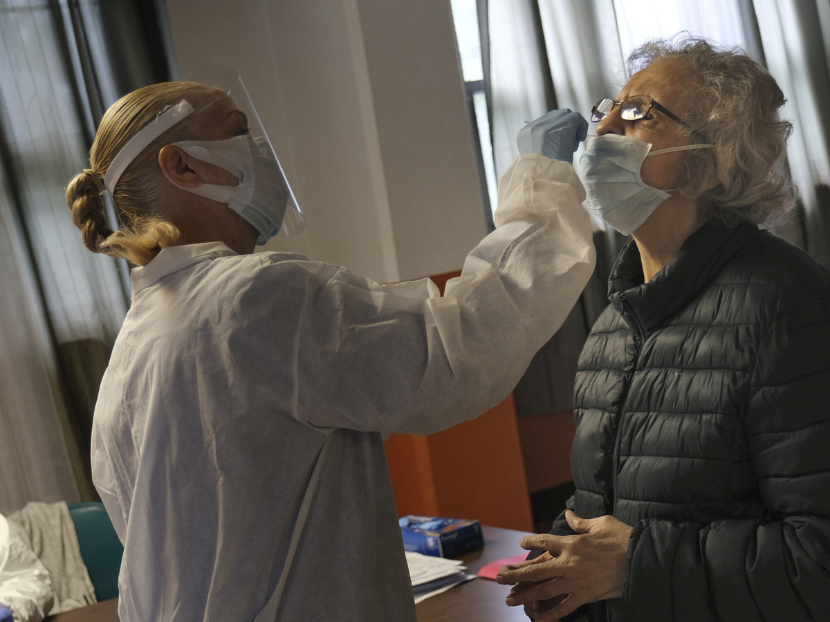 FDA Grants Emergency Use Authorization For 1st Coronavirus Antigen Test ...