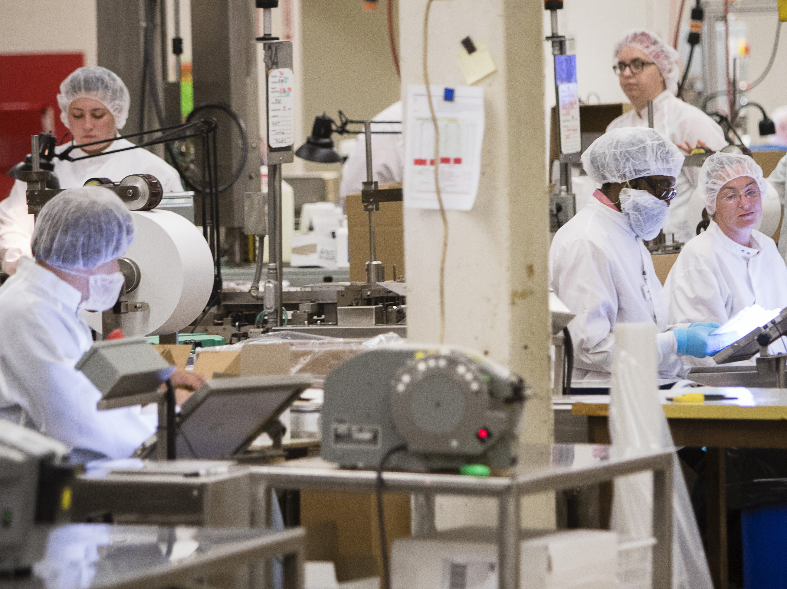 Despite Early Warnings, U.S. Took Months To Expand Swab Production For ...