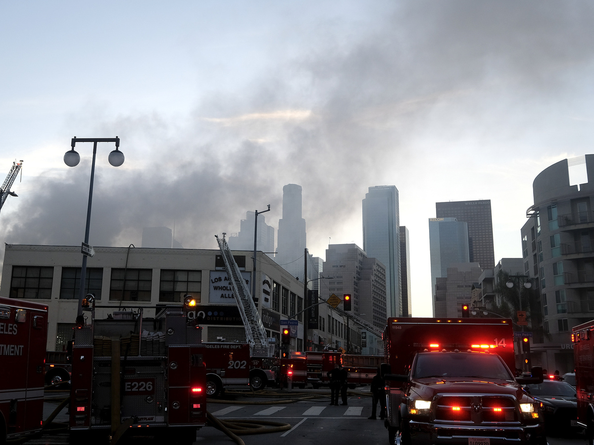 Los Angeles Fire And Explosion Injures 12 Firefighters : NPR