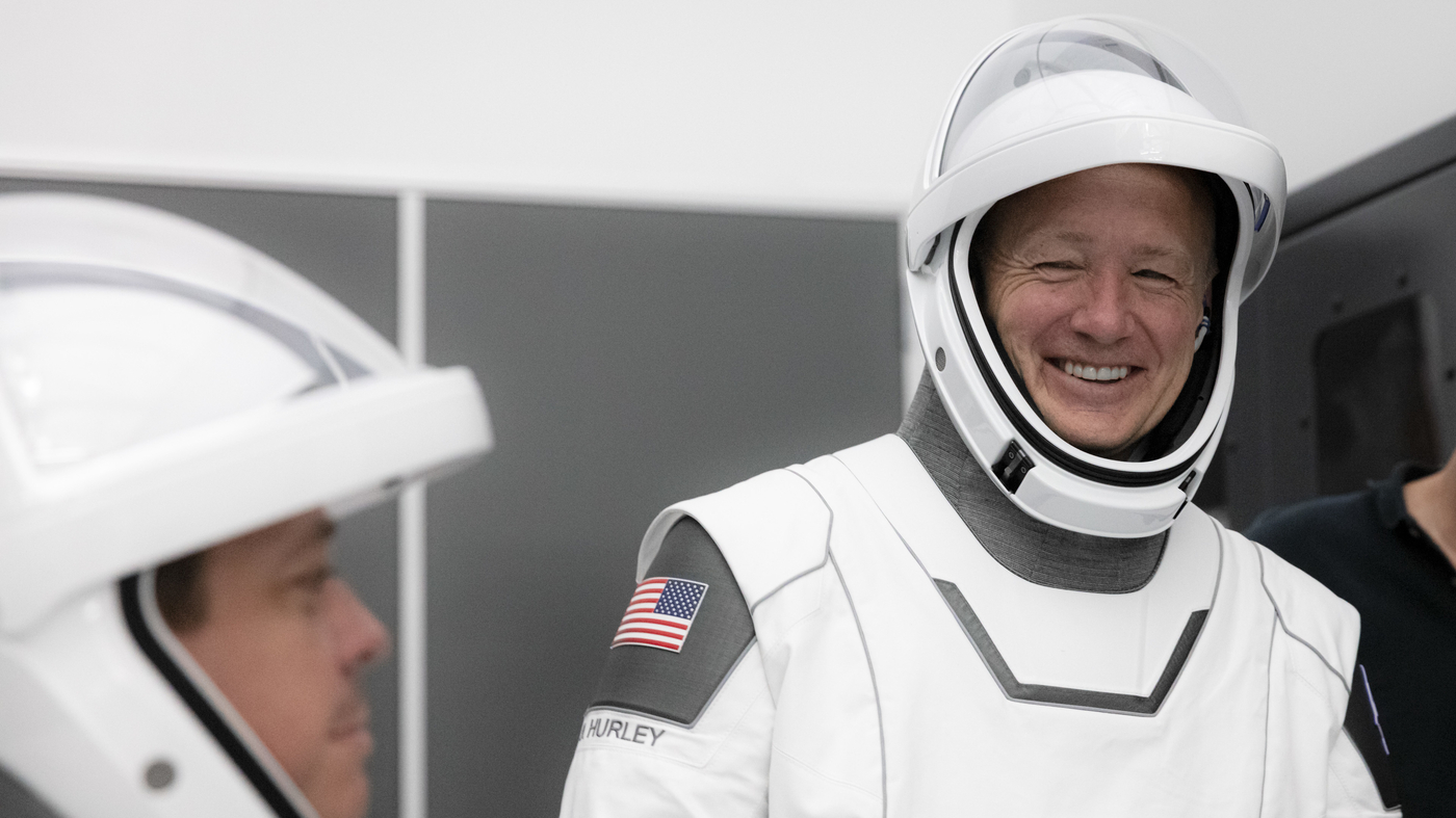 Shuttle Veteran Leads First Human Space Mission Launched From U.S ...