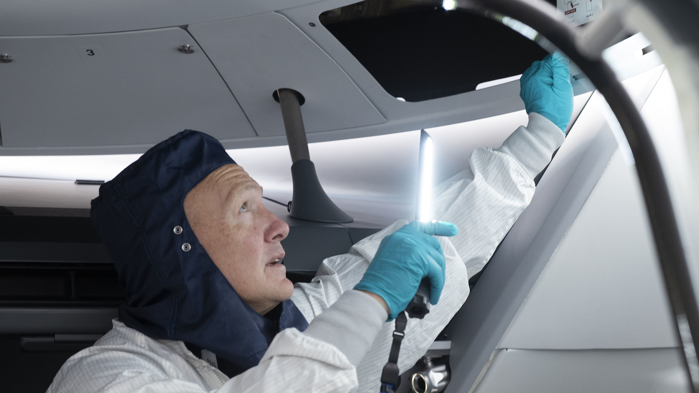 Shuttle Veteran Leads First Human Space Mission Launched From U.S ...