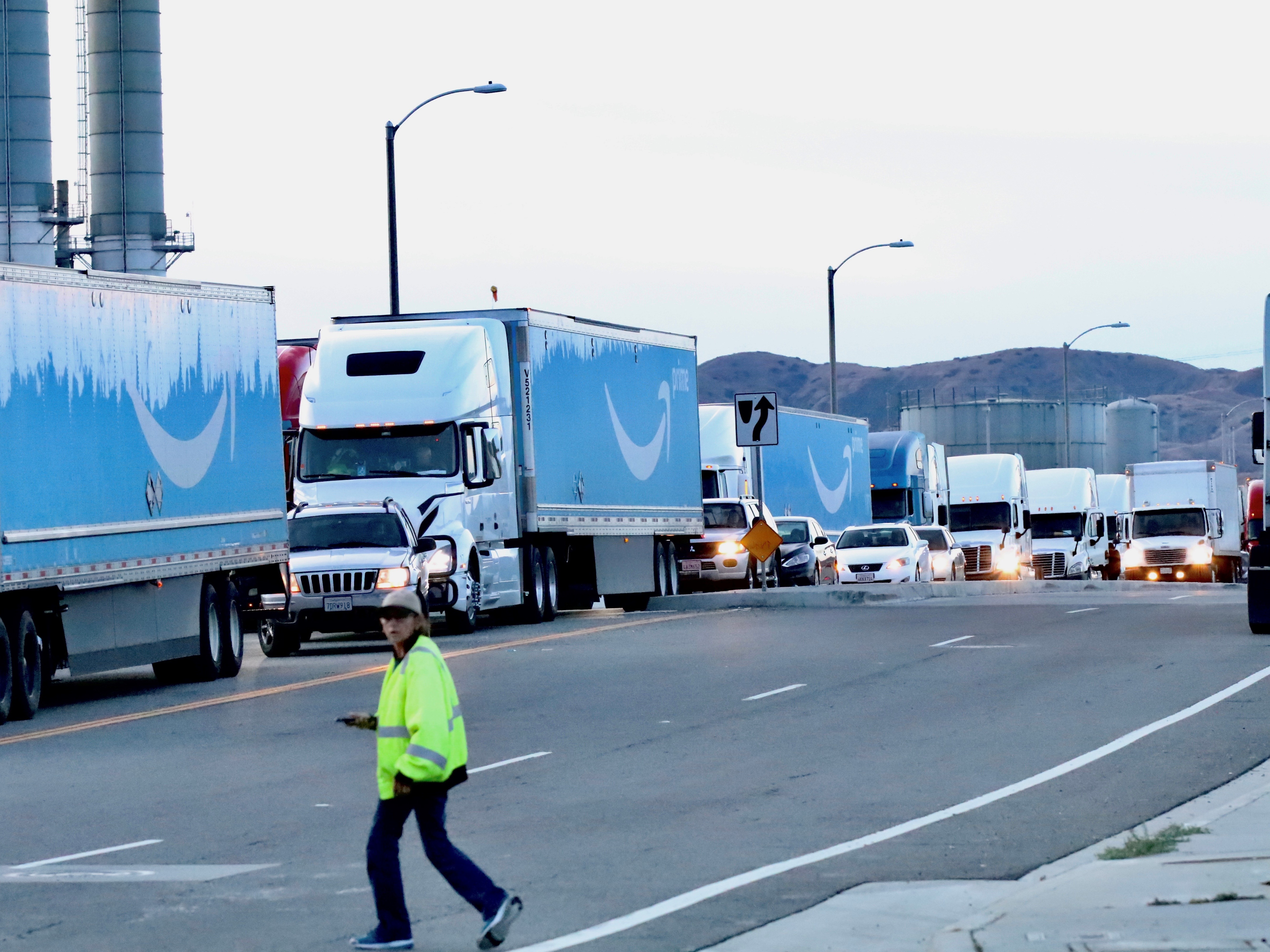 California's Landmark Electric Truck Rule Targets 'Diesel Death Zone ...