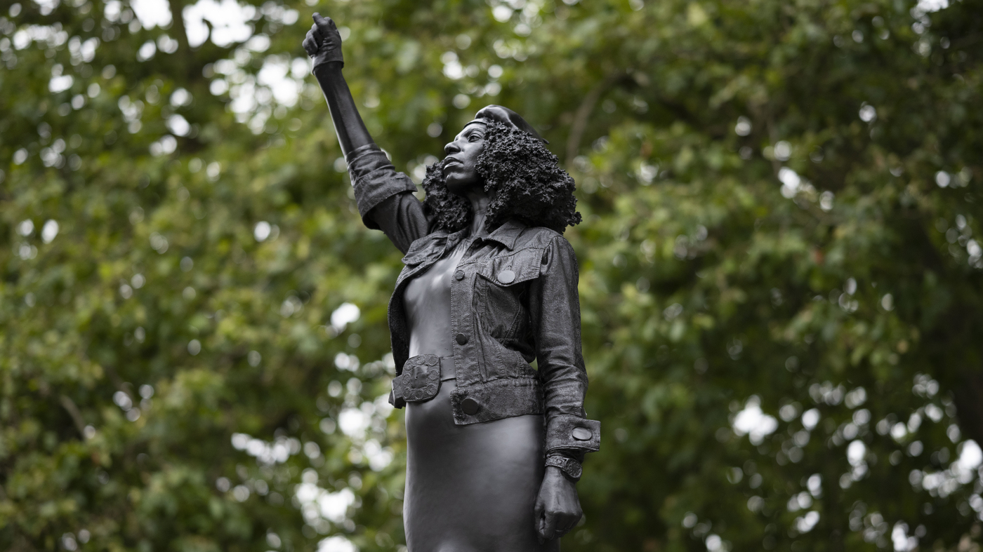 Black Lives Matter Monument Replaces Slave Trader Statue In England ...